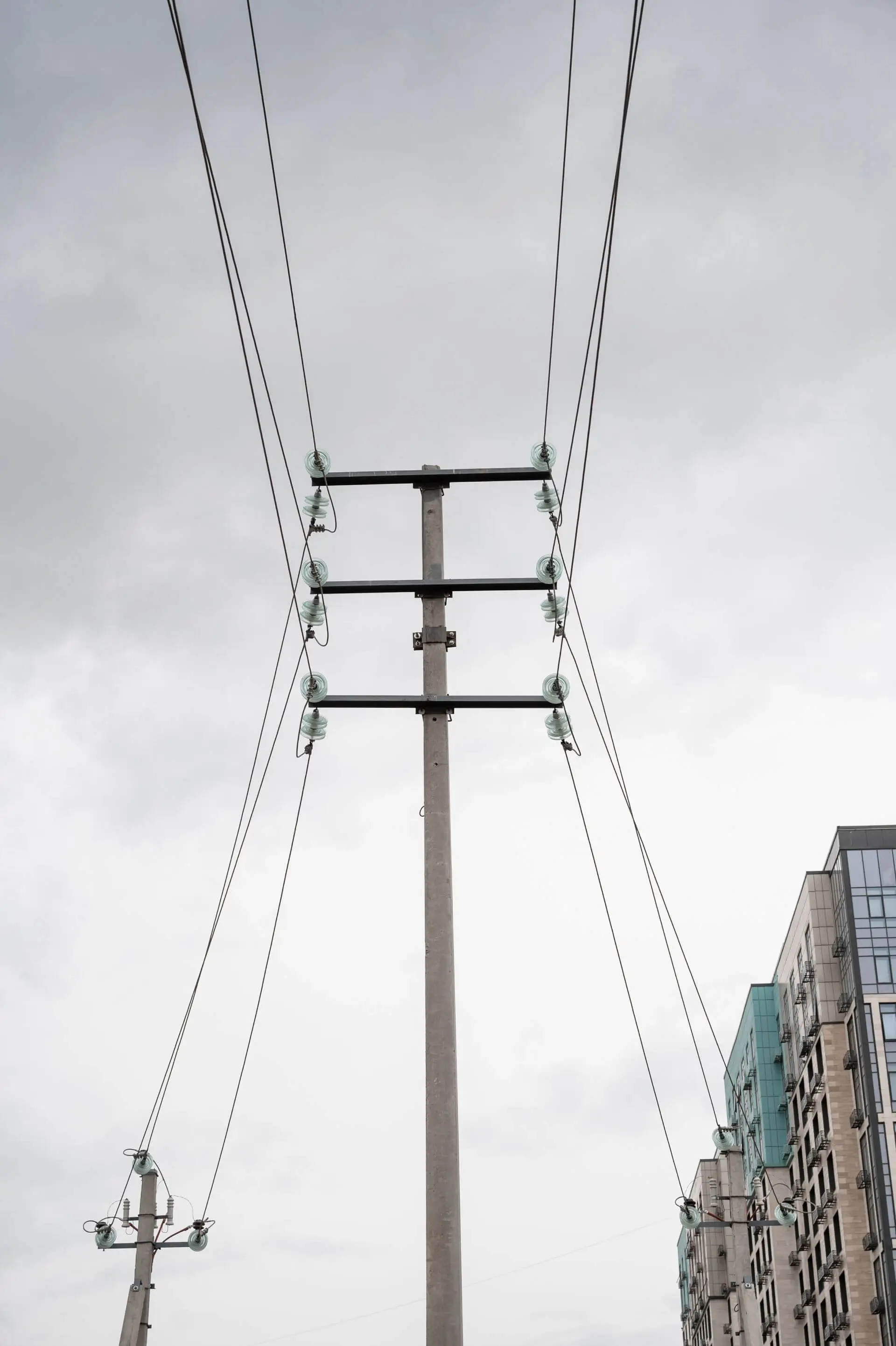 Aerial cable installation | FLUX